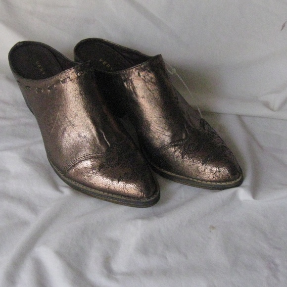 Very Volatile | Shoes | Very Volatile Clog Cowboy Boots Leather Daytons ...